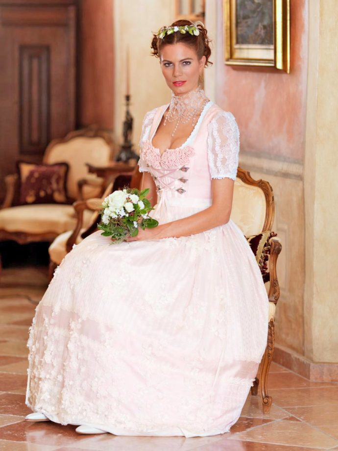 Hochzeitsdirndl - Tipps und Infos zu dem Brautdirndl Trend